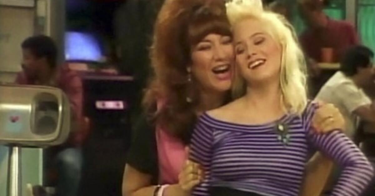 Eine schrecklich nette Familie - Staffel 2 | Moviepilot