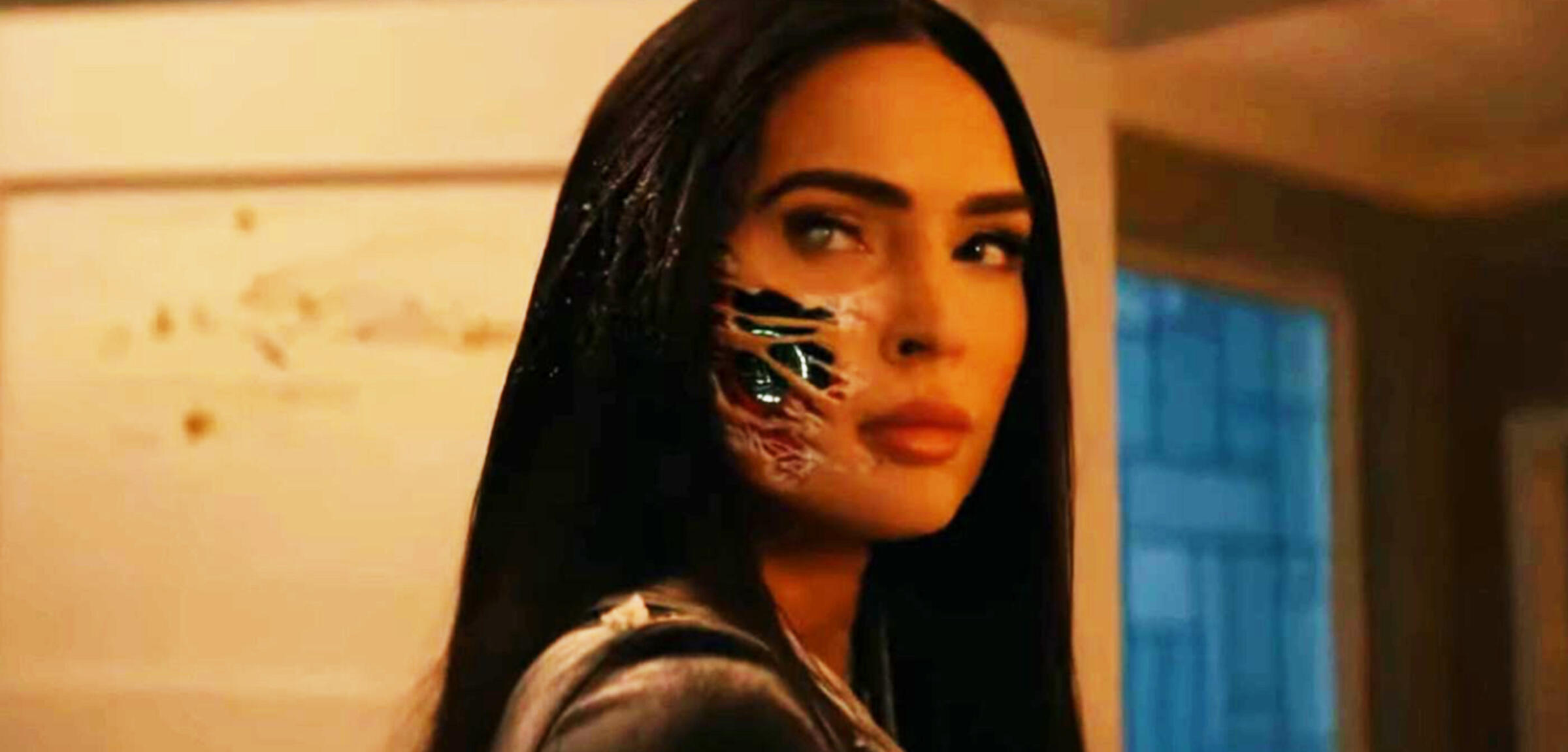Megan Fox als Psycho-Roboter: Neuer Sci-Fi-Trailer verwandelt den Star ...